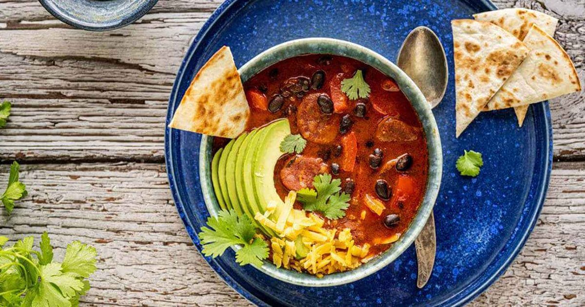 Sopa condimentada de feijão preto e chouriço | Kikkoman