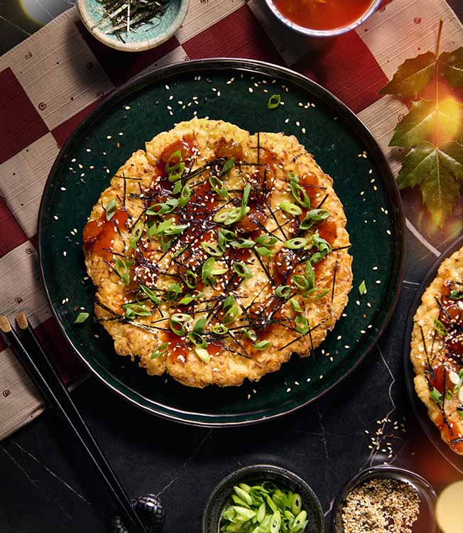 Okonomiyaki com chucrute e molho de passas picante | Receita | Kikkoman